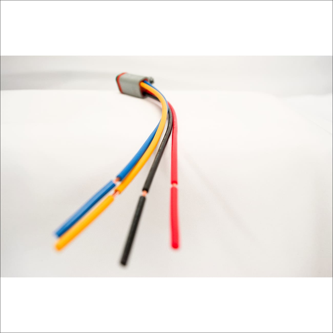 Aurora LED Light Bar Male Deutsch Connector 4 Pin Pair – LEXBERN